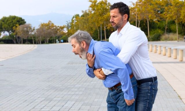 10 Important Lifesaving Skills Everyone Should Know